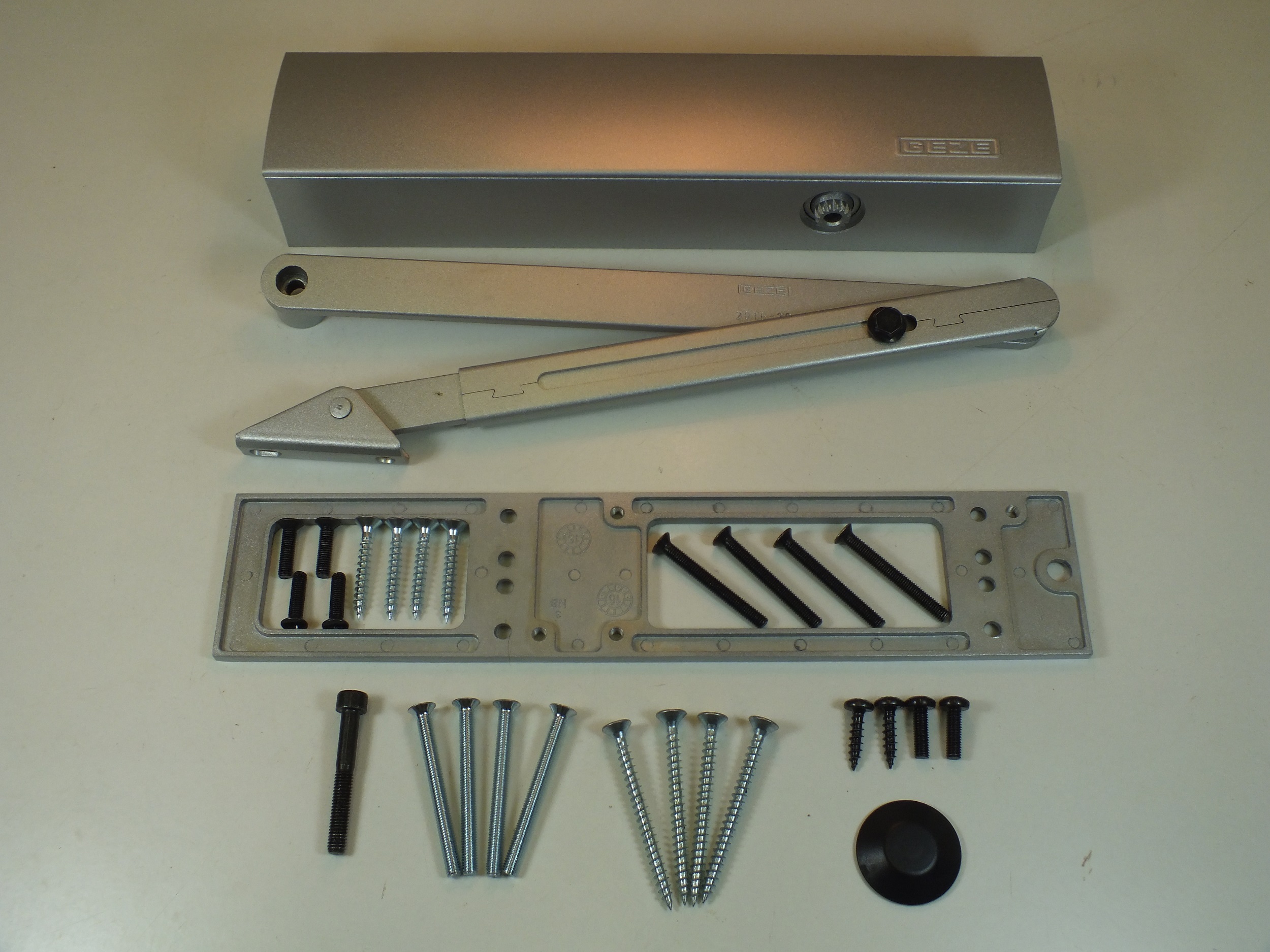 GEZE TS 4000 + Feststellarm + Montageplatte